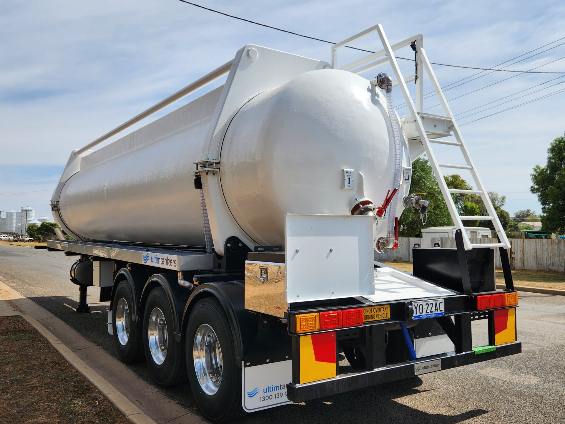 What Is a Chemical Tanker Truck? - CSG Composites